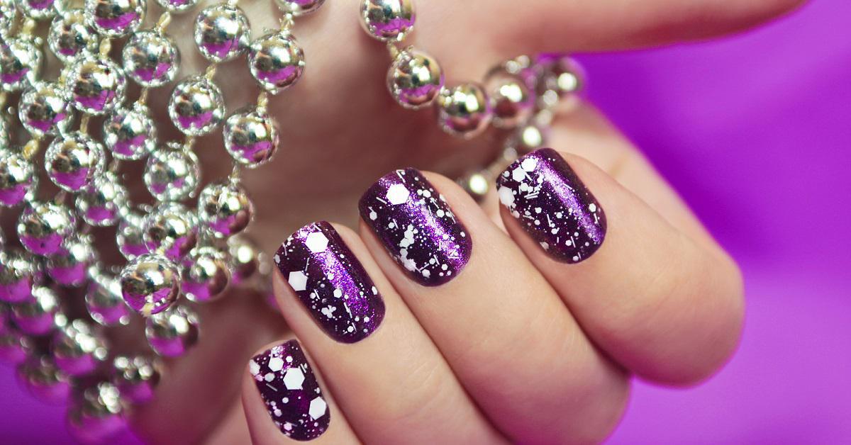 Красивый новогодний маникюр